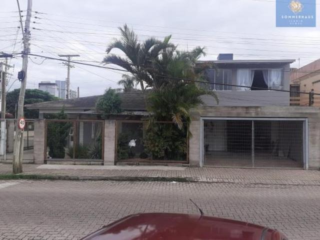 Casa no Centro de Capão da Canoa
