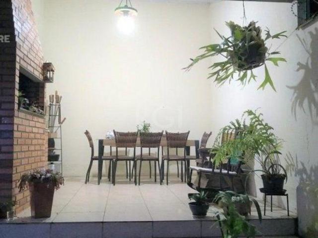 Casa no Centro de Gravatai de 2 dormitórios e vaga