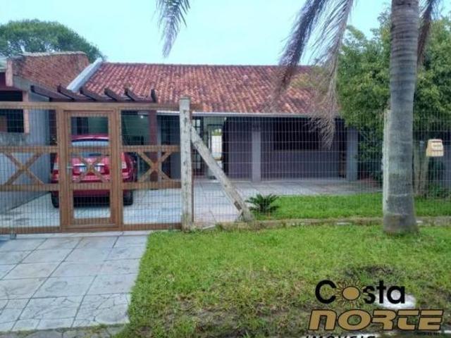 Casa No Centro de Imbé com Piscina
