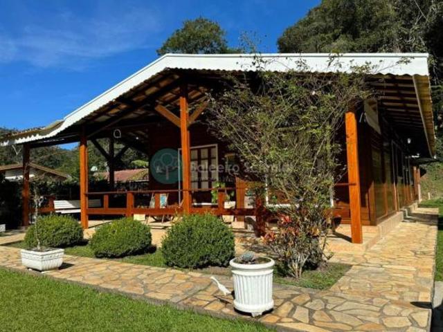 Casa no Centro de Santo Antônio do Pinhal