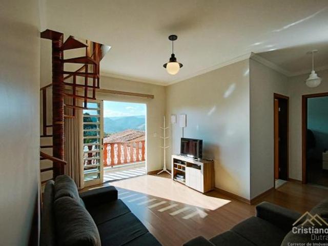 Casa no Centro de Santo Antônio do Pinhal — Vista Definitiva e Amplo Terreno