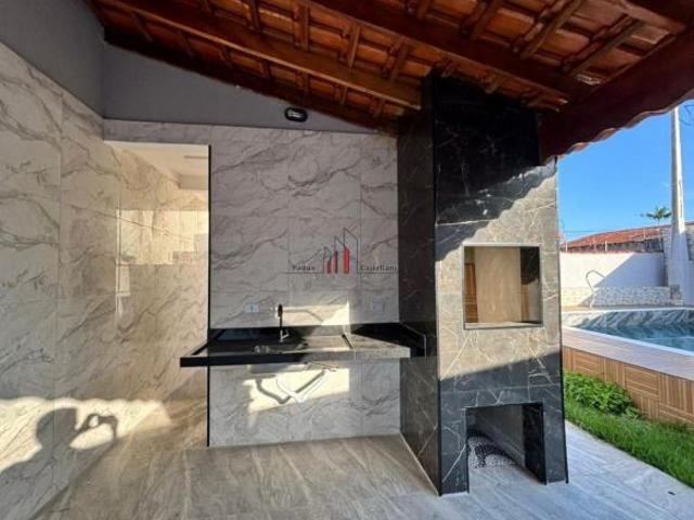 Casa no Cibratel 2 com Piscina e 3 Dormitórios – Amplo Terreno e Apenas 600 Metros da Praia
