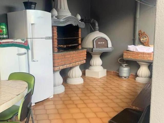 CASA NO CLUBE DE CAMPO