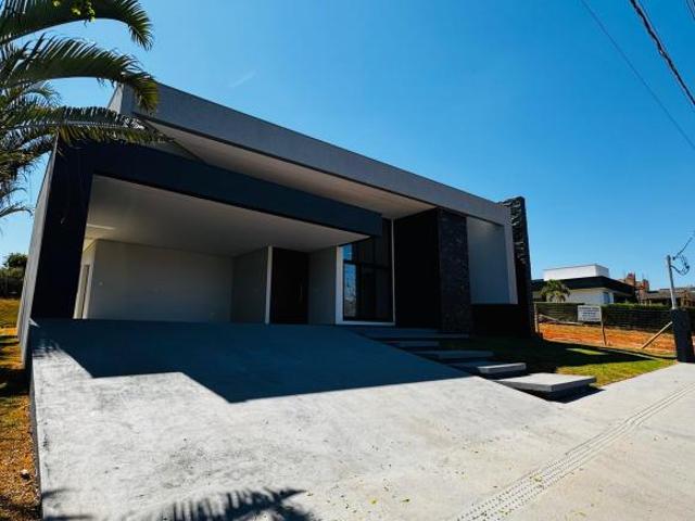 Casa no Cond. Gran Royalle, em Igarapé requinte e sofisticação