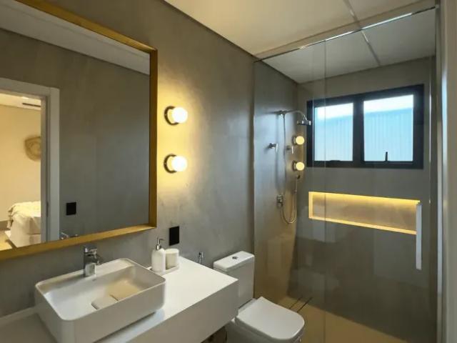 Casa no condomínio em Riviera de São Lourenço