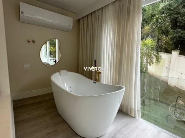 Casa de luxo no Porto Riviera Exclusive na Praia Brava a 100m do mar