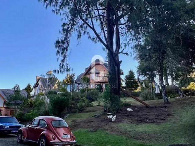 Casa no Condomínio Colina das Pedras 1.800m de Altitude