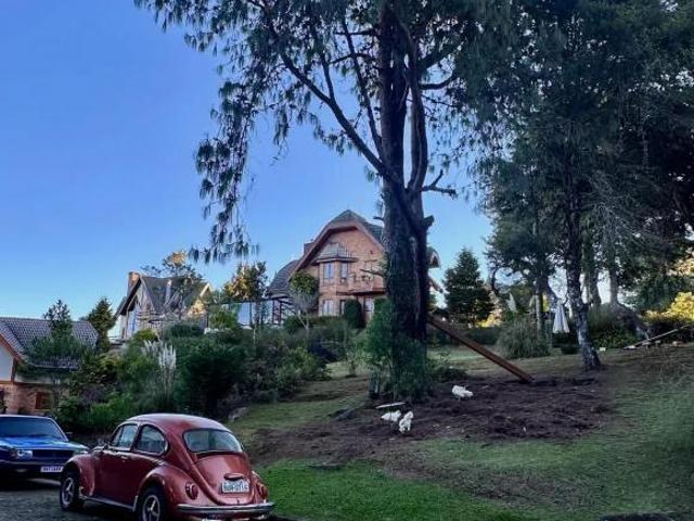 Casa no Condomínio Colina das Pedras 1.800m de Altitude