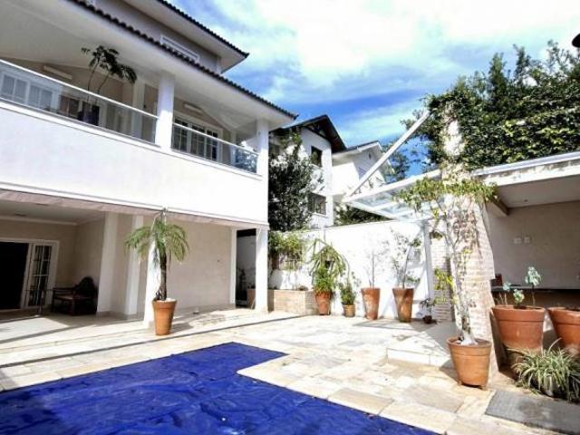 Casa no condomínio Cond GreenTown para venda com 4 quartos, sendo 4 suítes, 354m²