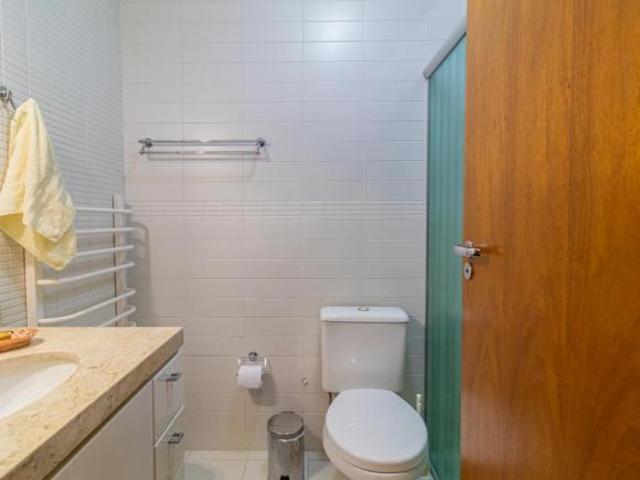 Casa no condomínio Condomínio Vila Hípica para venda com 4 quartos, sendo 2 suítes, 151m² remaxfro