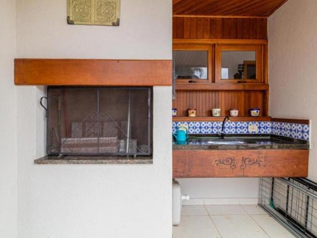 Casa no condomínio Condomínio Vila Hípica para venda com 4 quartos, sendo 2 suítes, 151m² remaxare