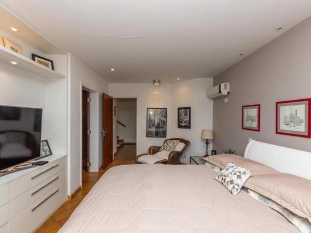 Casa no condomínio Condominio Vila Verde para venda com 5 quartos, sendo 4 suítes, 550m² remaxares