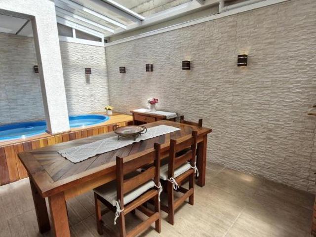 Casa no condomínio Condomínio Village Flamboyant para venda com 3 quartos, sendo 3 suítes, 148m² d