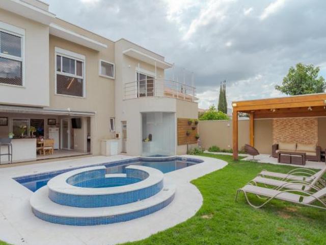 Casa no condomínio Condomínio Villaggio di Verona para venda com 5 quartos, sendo 4 suítes, 330m²