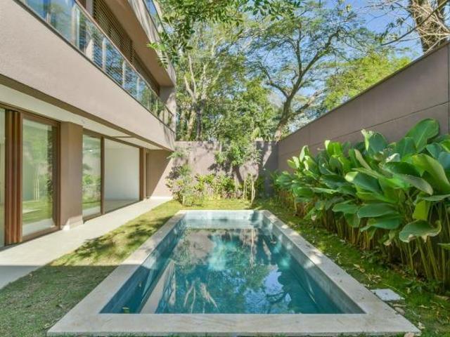 Casa no condomínio Condomínio Casa Flora Badra para venda com 4 quartos, sendo 4 suítes, 620m² eli