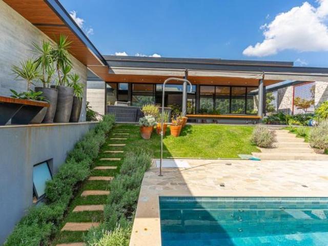 Casa no condomínio Condomínio Fazenda Serra Azul 1 para venda com 3 quartos, sendo 3 suítes, 463m²