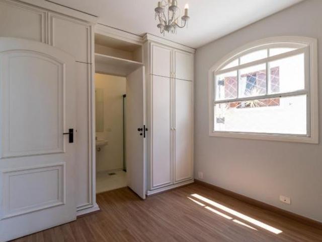 Casa no condomínio Condominio Granja Do Morumbi para venda com 4 quartos, sendo 4 suítes, 260m² ri