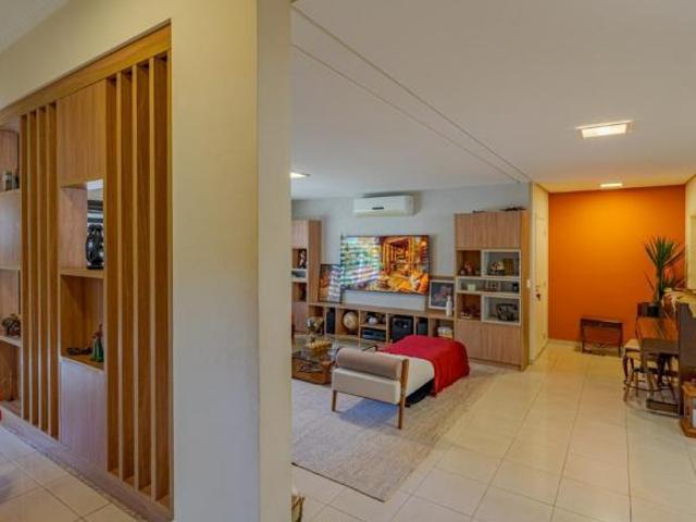 Casa no condomínio Condominio Jardim das Palmeiras para venda com 4 quartos, sendo 4 suítes, 194m²