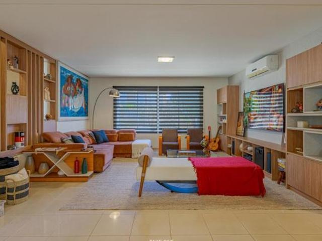 Casa no condomínio Condominio Jardim das Palmeiras para venda com 4 quartos, sendo 4 suítes, 194m²