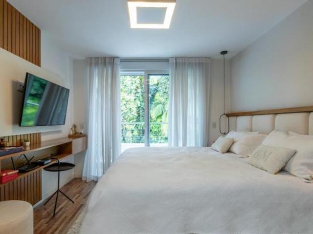 Casa no condomínio Condomínio Modernne para venda com 3 quartos, sendo 3 suítes, 357m² theremaxcol