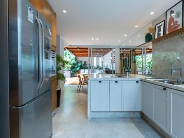 Casa no condomínio Condomínio Modernne para venda com 3 quartos, sendo 3 suítes, 357m² marciacorte