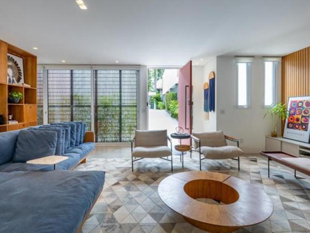 Casa no condomínio Condomínio Modernne para venda com 3 quartos, sendo 3 suítes, 357m² remaxempire