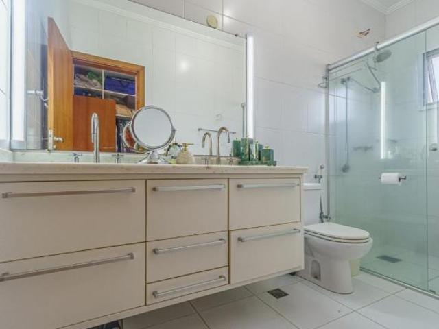 Casa no condomínio Condomínio Ouro Verde para venda com 5 quartos, sendo 2 suítes, 362m² sandracan