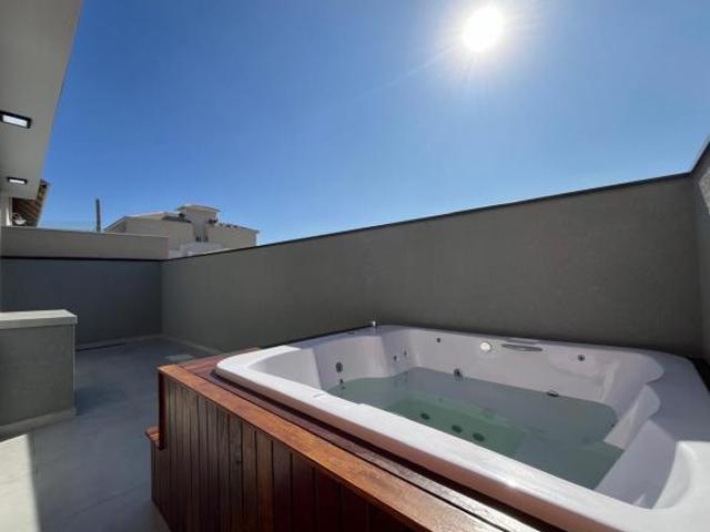 Casa no Condominio campos do conde