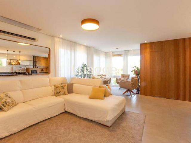 Casa no Condomínio Cantegril IV | 4 Suítes | Ponto Mais Alto do Condomínio