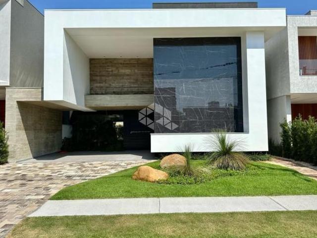 Casa no Condomínio Capão Ilhas com 05 Suítes e piscina, nunca habitada