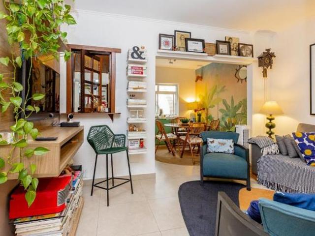 Casa no condomínio Casa de vila em rua fechada com portaria para venda com 2 quartos, 111m²