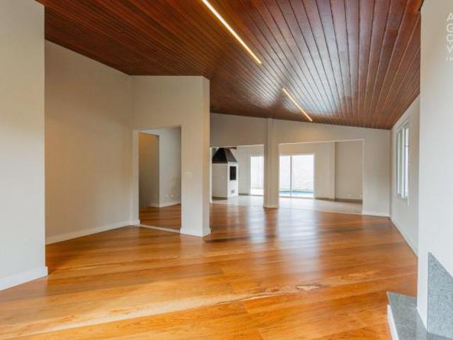 Casa no Condomínio Castel Bolognese, 04 Quartos, 04 Vagas, Piscina, Cascatinha, Curitiba