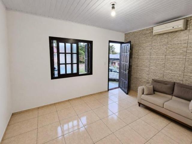 Casa no Condomínio Charrúa, à Venda no Bairro Jardim Krahe em Viamã