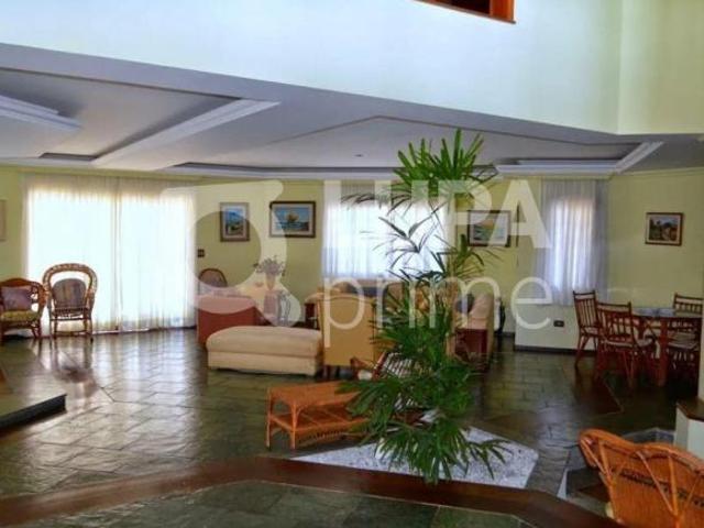 Casa no condomínio Acapulco de frente para a praia 491 m2 com 4 suítes, 06 vagas de garagem