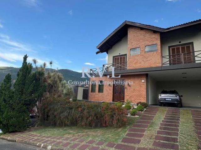 Casa no Condomínio Água Verde em Atibaia SP: 3 suítes, 2 salas, 5 banheiros, 4 vagas, 260 m²