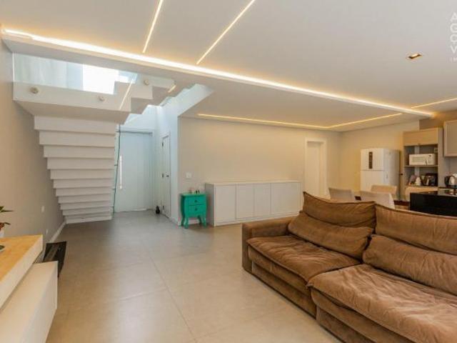 Casa no Condomínio Alto Boulevard, 03 Quartos, 04 Vagas, Quintal, Bacacheri, Curitiba
