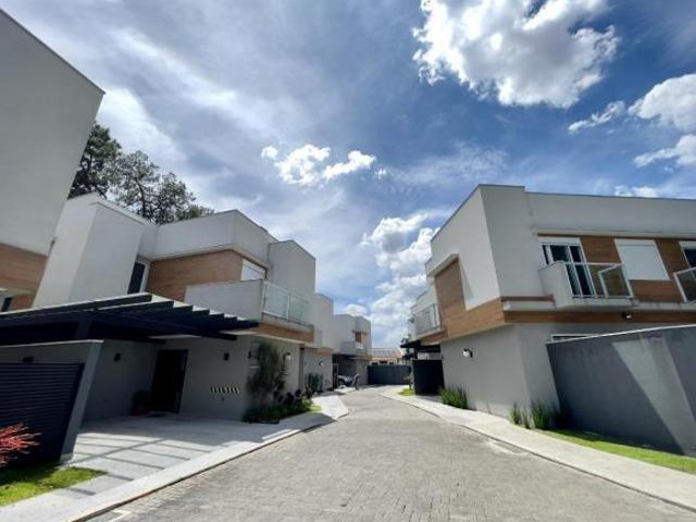 Casa no condomínio Alto Padrão para venda com 3 quartos, sendo 3 suítes, 183m²