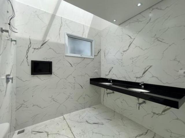 Casa no condomínio Alto Padrão para venda com 3 quartos, sendo 3 suítes, 183m² remaxfront#0WGWA
