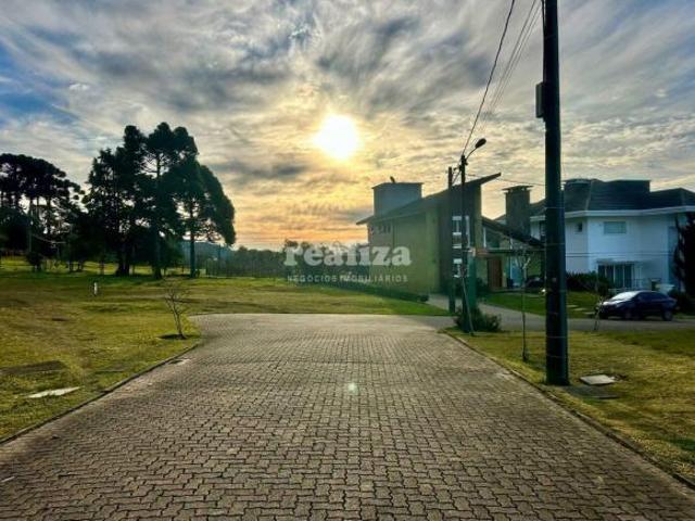 CASA NO CONDOMÍNIO ALTOS PINHEIROS