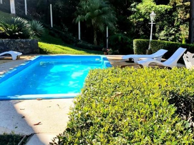 Casa no condomínio Alpes da Cantareira para venda com 3 quartos, sendo 3 suítes, 350m²