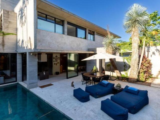 Casa no condomínio Alphaville 3 para venda com 5 quartos, sendo 4 suítes, 591m²
