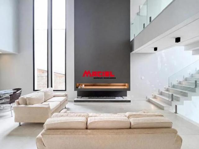casa no condomínio Alphaville com 04 suítes