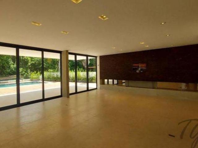 Casa no Condominio Alphaville Conde II