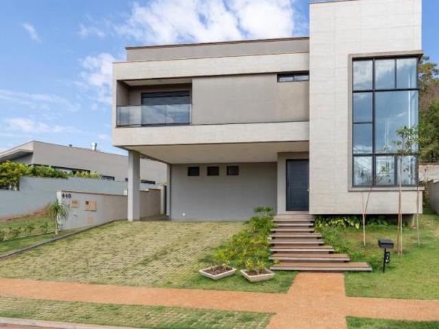Casa no condomínio Alphaville III para venda com 4 quartos, sendo 4 suítes, 376m²