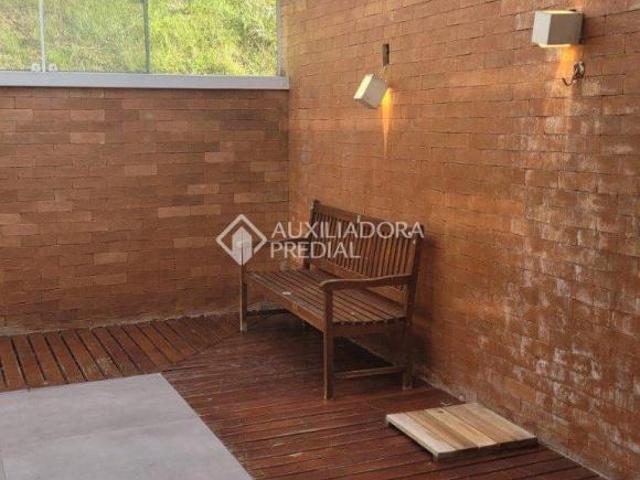 Casa no Condomínio Aromaz com 4 Quartos e 5 banheiros à Venda
