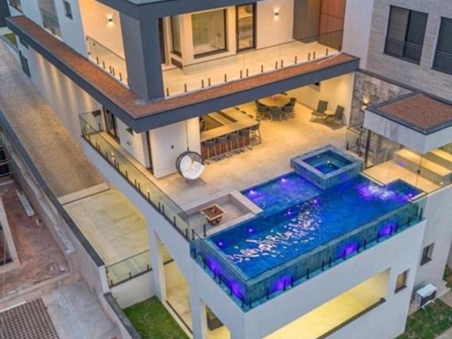 Casa no Condominio Bosque do Horto com vista exclusiva