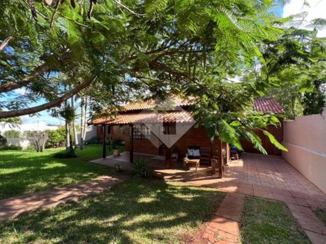 CASA NO CONDOMÍNIO BURTET