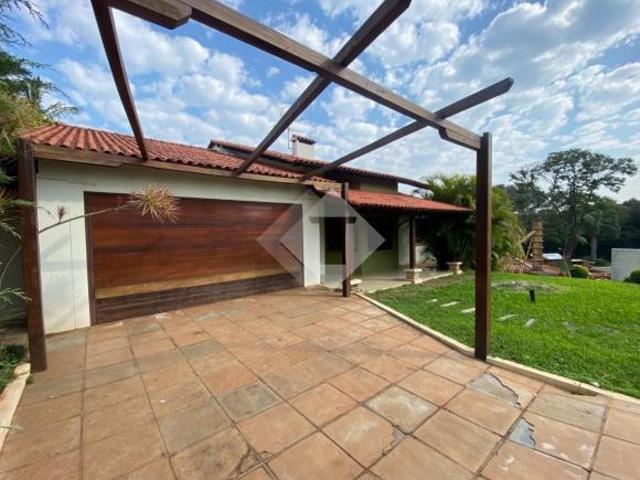 CASA NO CONDOMÍNIO BURTET