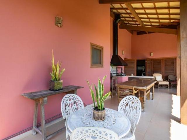 Casa no condomínio Golf Garden para venda com 3 quartos, sendo 2 suítes, 195m²