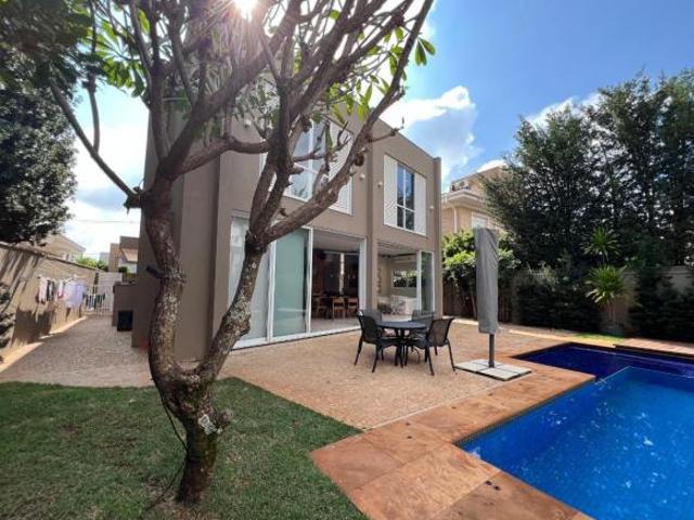 Casa no condomínio Guaporé 1 para venda com 4 quartos, sendo 3 suítes, 325m²